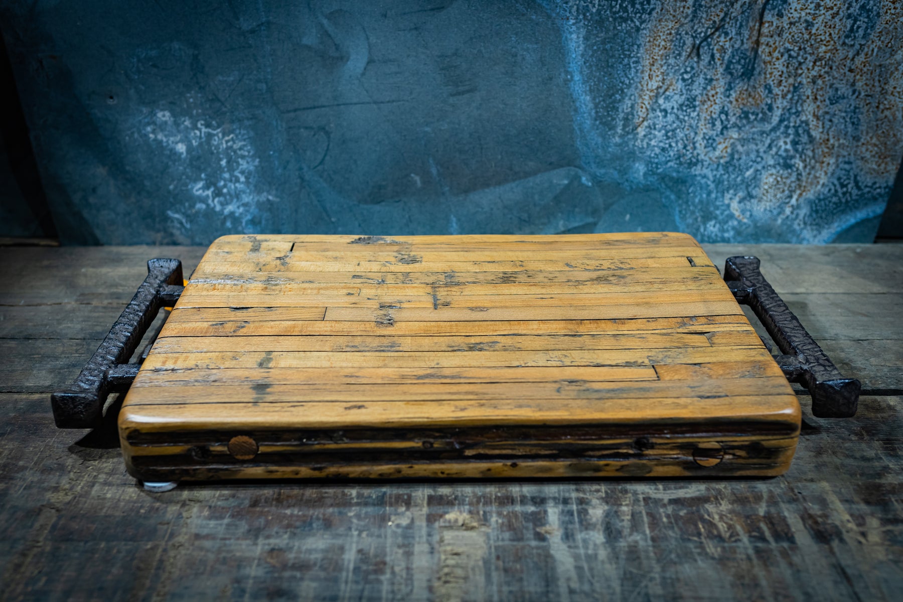 18" Finished Boxcar Serving Tray | Sandstone – Boxcar Woody Stockyards City